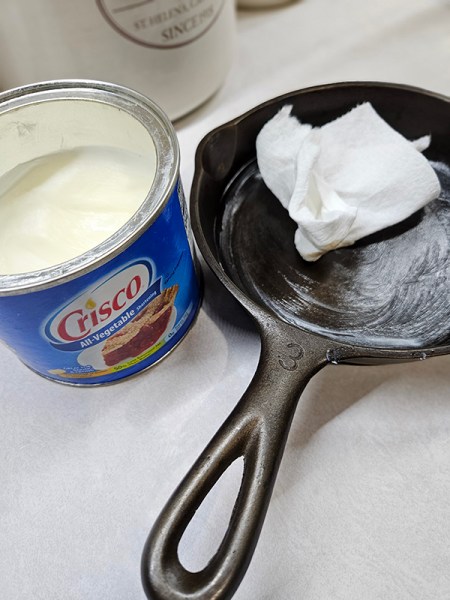 The 4 Best Oils And Fats For Cast Iron Cookware