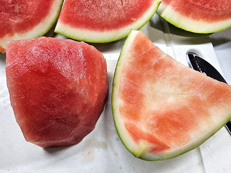Easily Cut A Whole Watermelon & Tips On Picking The Best One