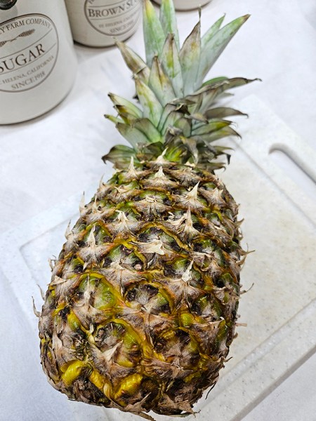 How To Easily Cut Up A Pineapple In 4 Simple Steps