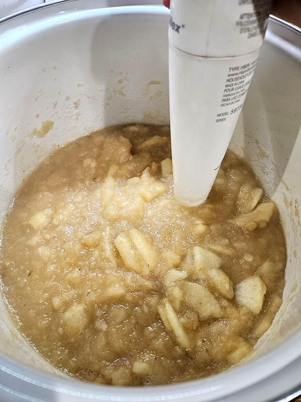 Easy Homemade Applesauce - Regular And Cinnamon Recipe