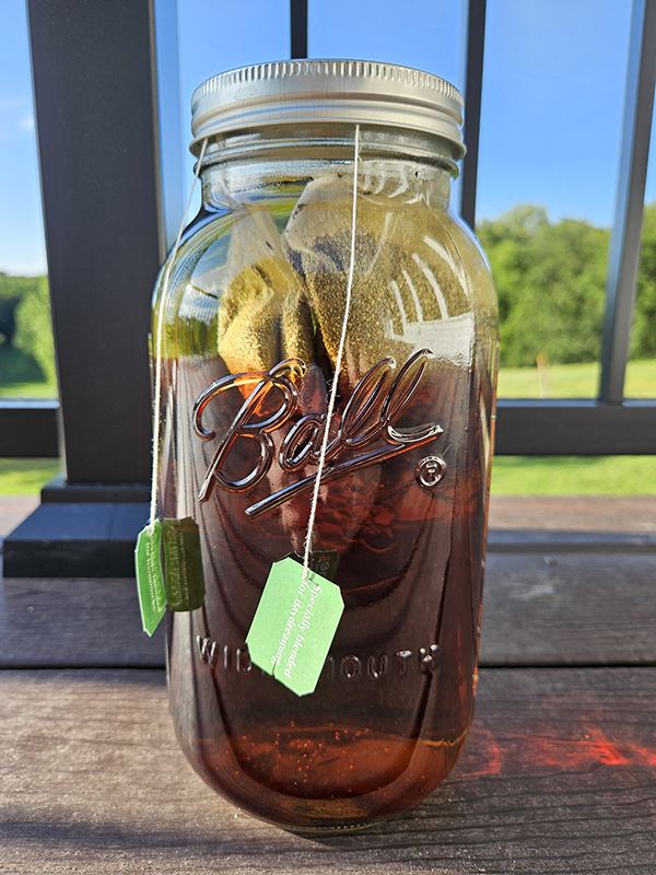How To Make Sun Tea - A Refreshing Summer Drink Recipe